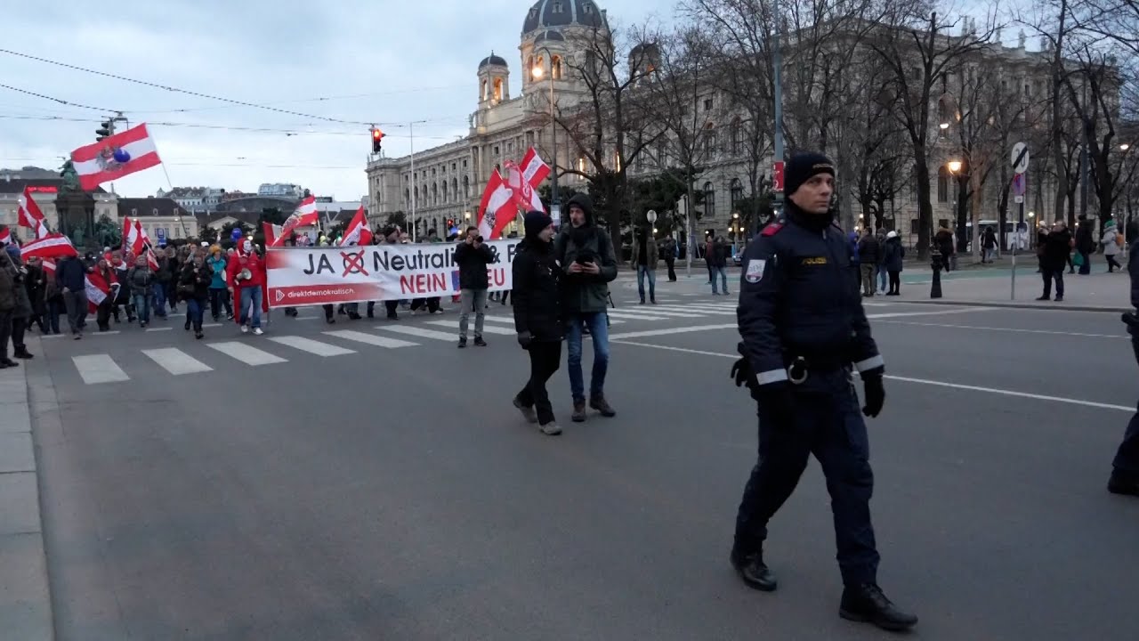 ពលរដ្ឋអូទ្រីសចេញ«បាតុកម្ម ...