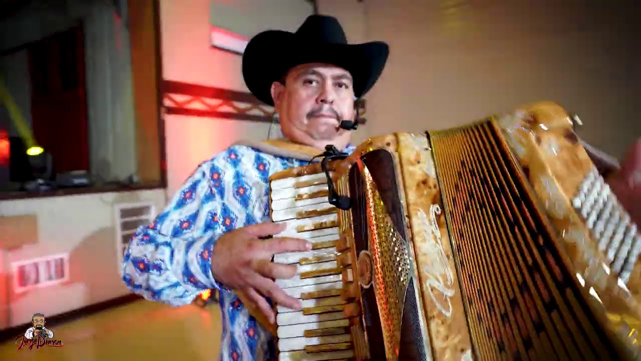 EL CHUMA - LOS GALLEROS - EN VIVO - YouTube