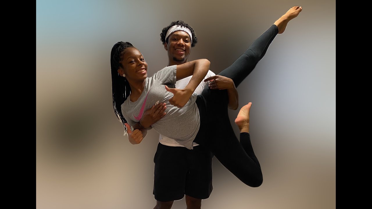 COUPLES LIFT AND CARRY CHALLENGE! - YouTube