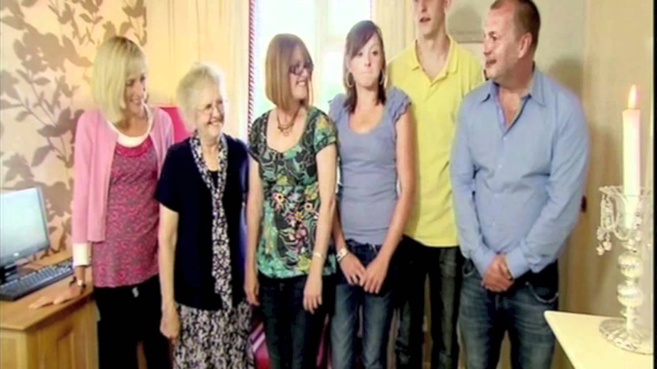 Chesterfield Sofa Company appear on ITV's 60 Minute Makeover - YouTube