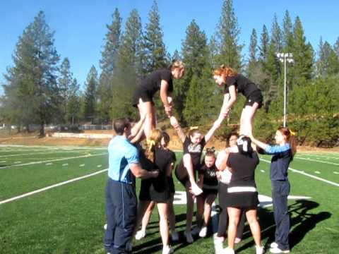 GSHS Cheer B-Ball Season Comp Dance, 9 person Pyramid - YouTube