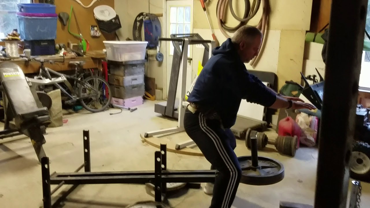 Hip belt squats. - YouTube