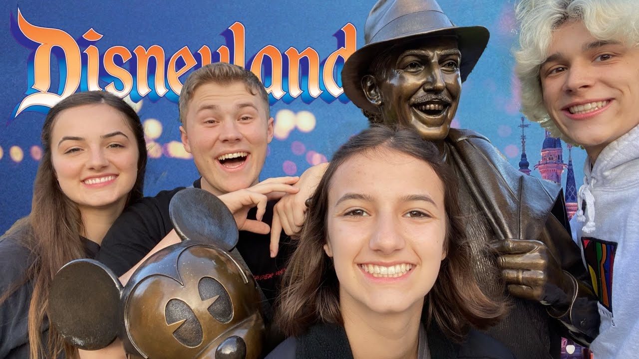 We went to DISNEYLAND! (Disney and California Adventure vlog) - YouTube