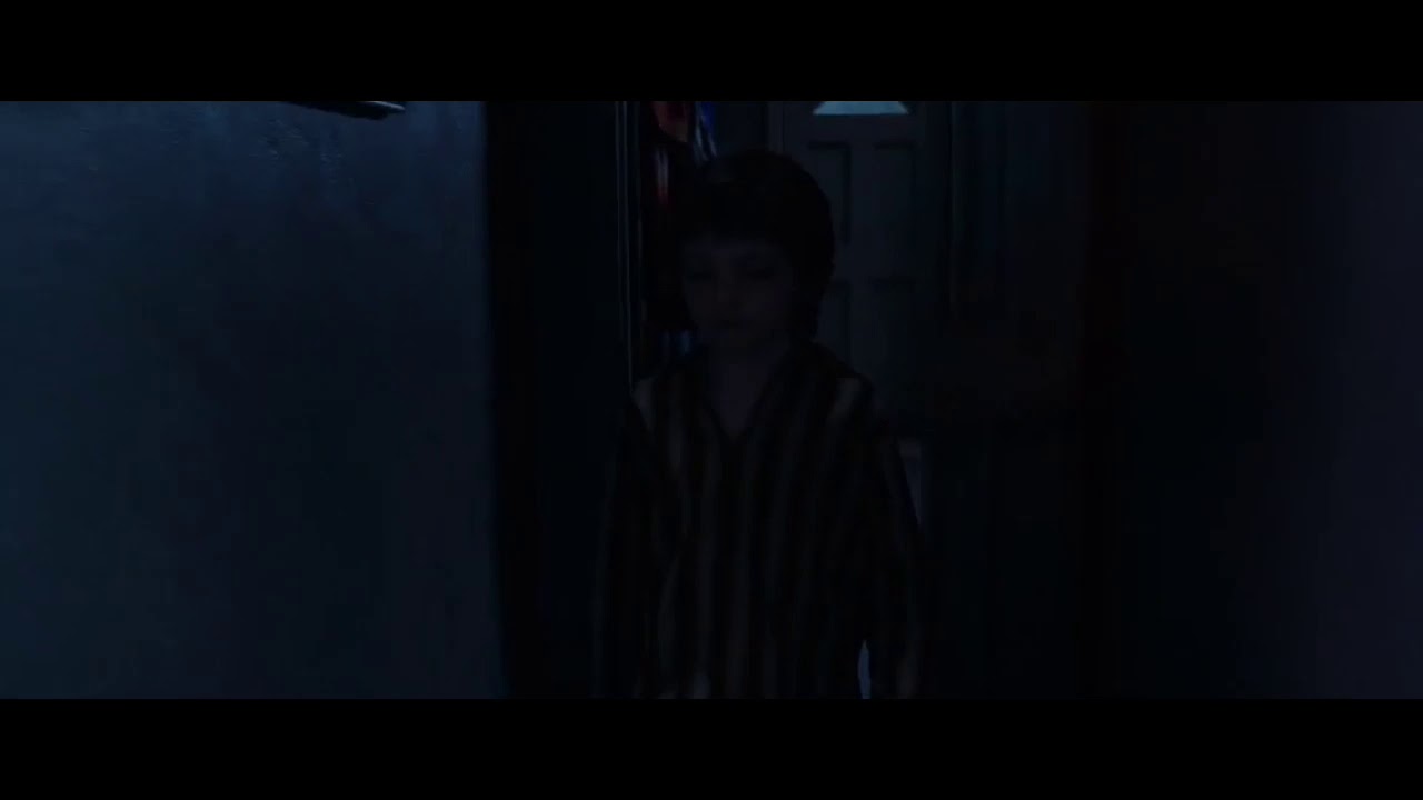 El Conjuro 2_Escena//Bill Wilkins asusta a Billie - YouTube