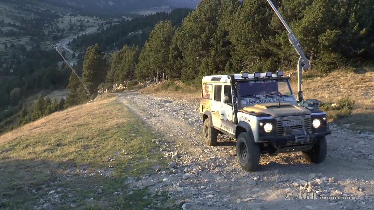 LAND ROVER DEFENDER PYRENEES ROADTRIP 4X4-PIRINEOS 4X4 - YouTube