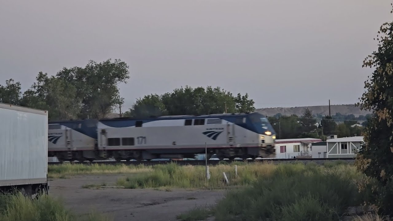Amtraks California Zephyr #5 Wb through Price Utah. - YouTube