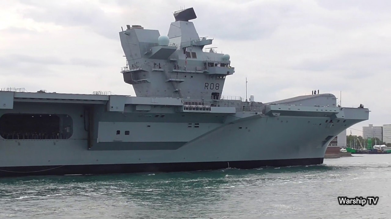 HMS QUEEN ELIZABETH R08 RETURNS FROM REFIT AT ROSYTH AND ENTERS ...