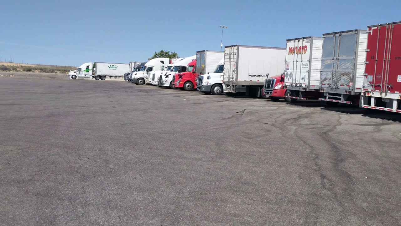 Lookin for a lot lizard - YouTube