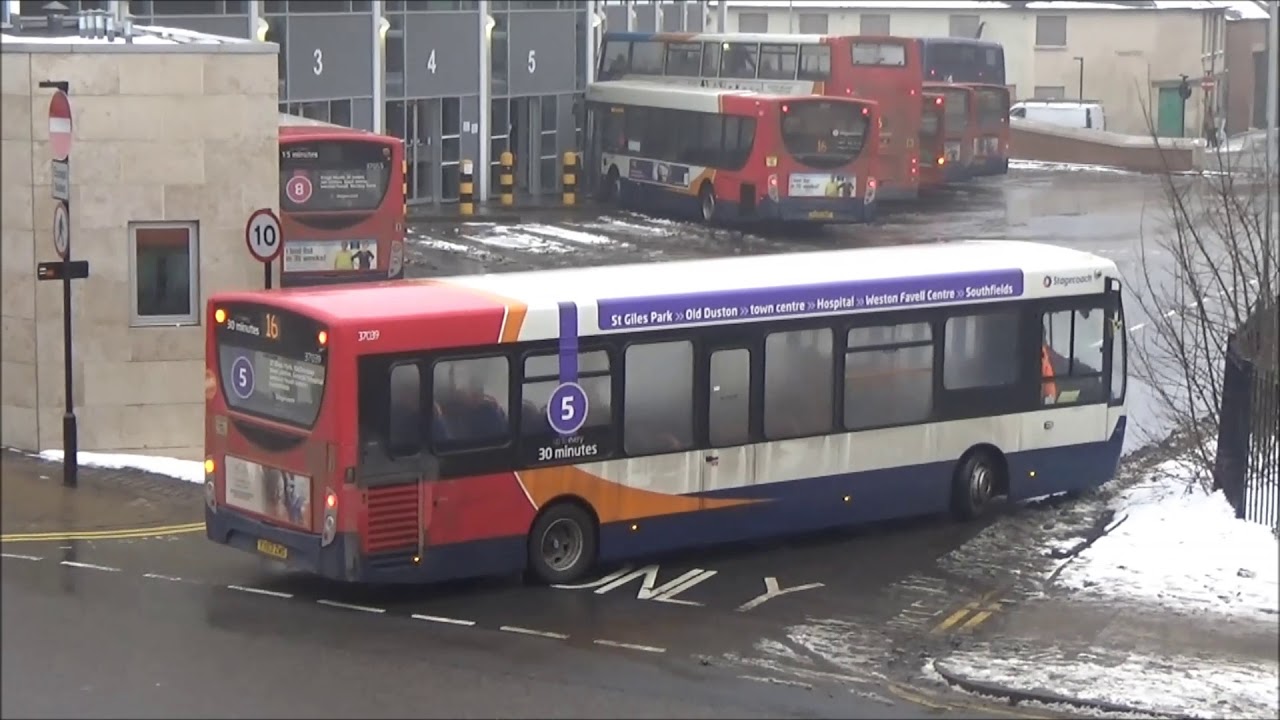 Northampton Buses in Light Snow Mar 2018 - YouTube