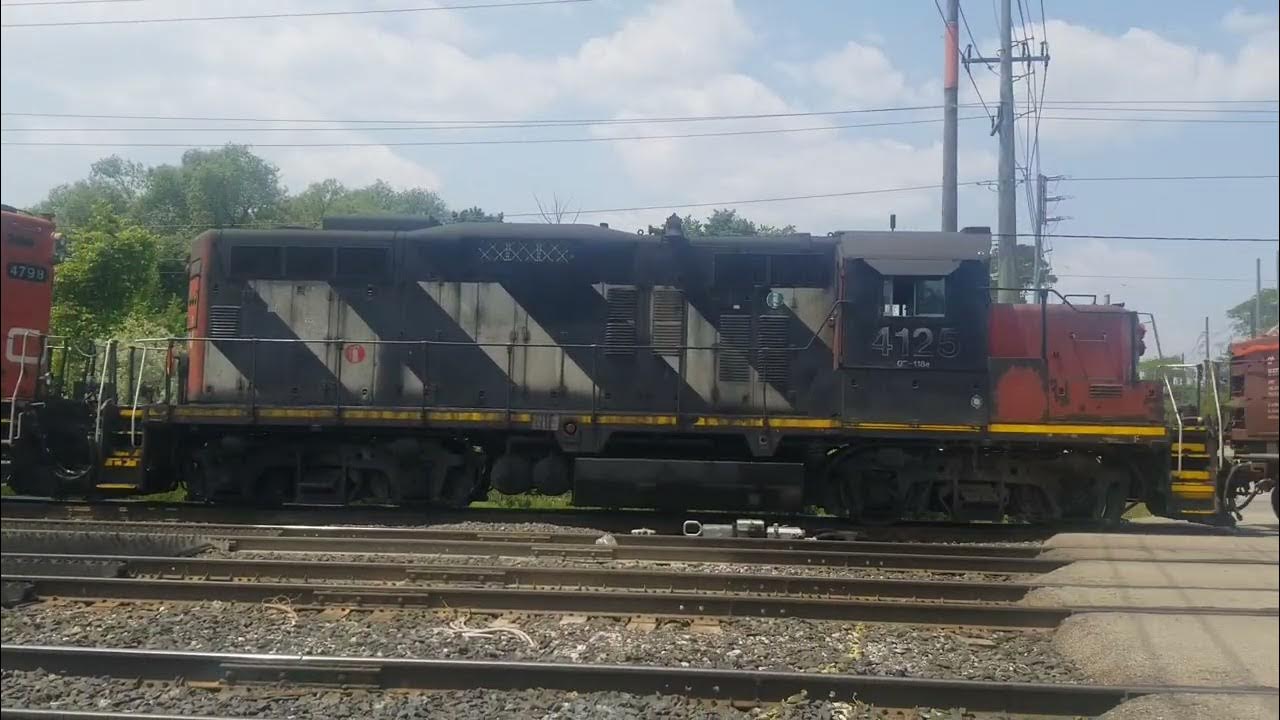 CN L554 EMD GP38-2W 4798 & GP9RM 4125 Heading Westbound to Aldershot Yard - YouTube