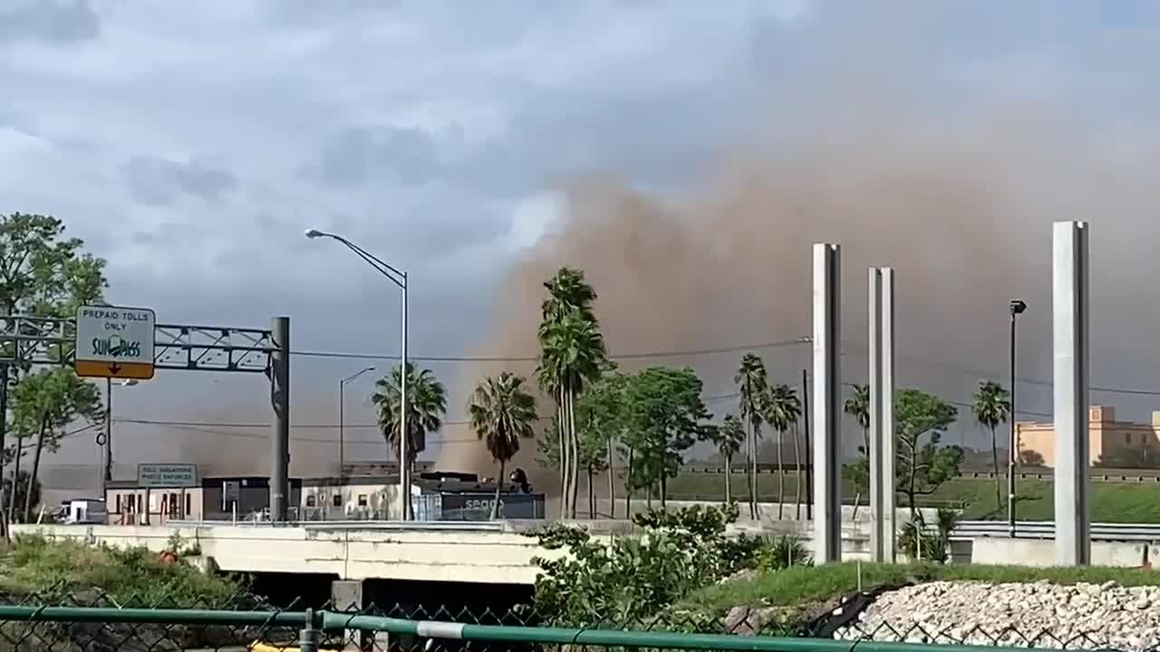 Viewer video of gas line explosion on Turnpike - YouTube