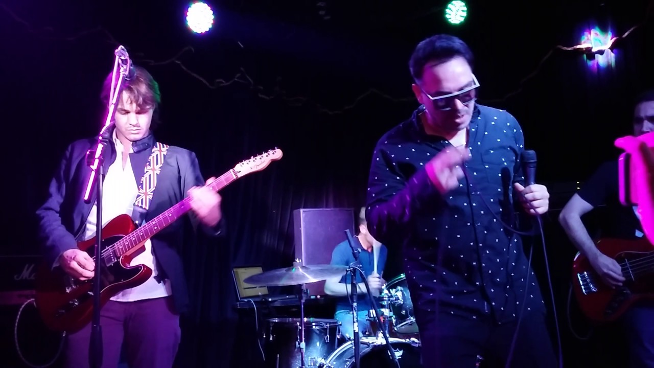 Volován - Monitor (Live) - YouTube