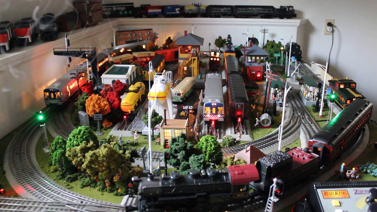 Two Lionel trains sharing the same track, Remote Control - YouTube