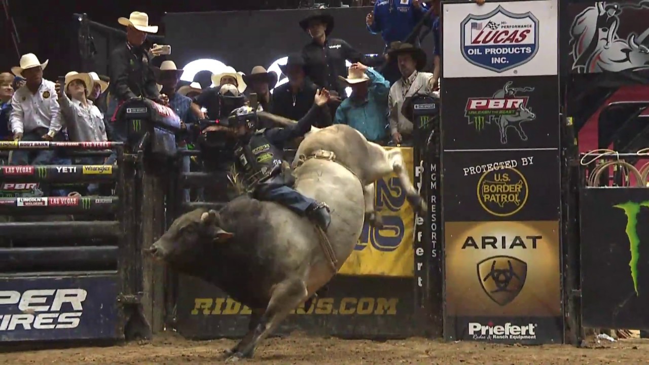 SweetPro's Bruiser Sends Claudio Montanha Jr. Flying - YouTube