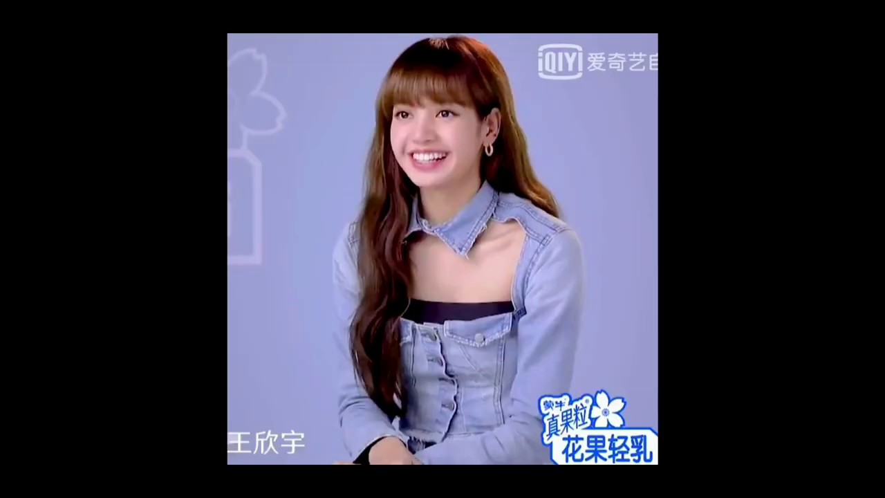 Lisa stage show - YouTube