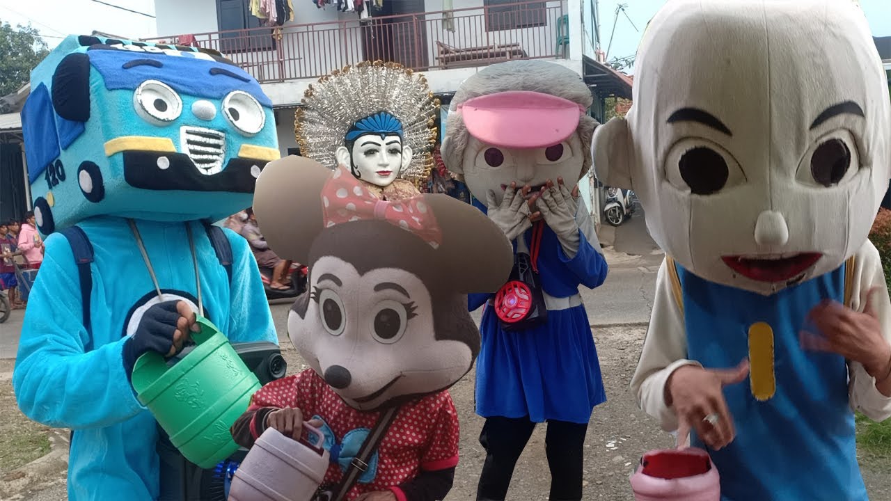 Ondel ondel betawi, badut masha, badut ipin, badut tayo, badut minnie ...