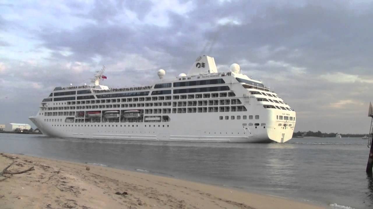 Fort Lauderdale sail away-Pacific Princess and Celebrity Equinox - YouTube