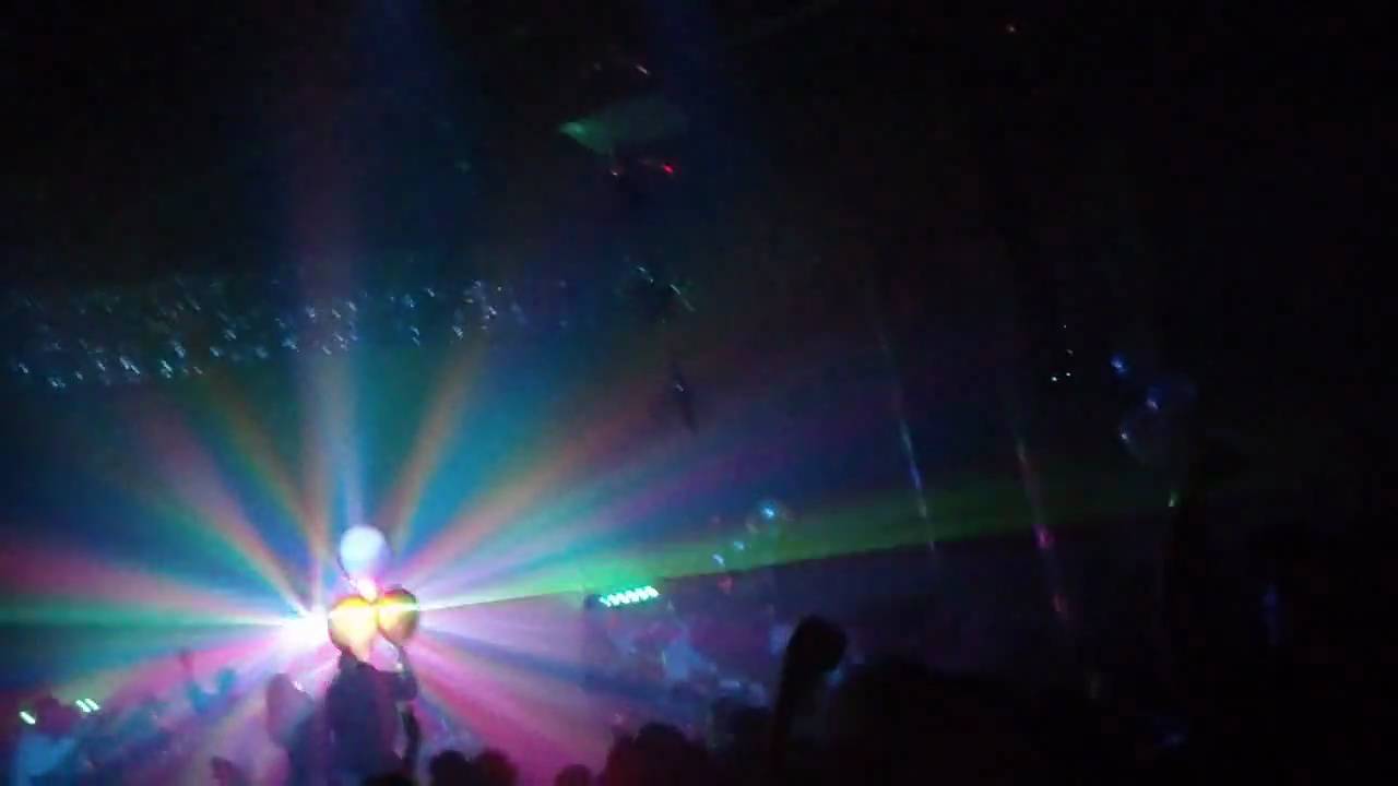 Club 101 Balloon Drop New Years EVE 2009 - YouTube