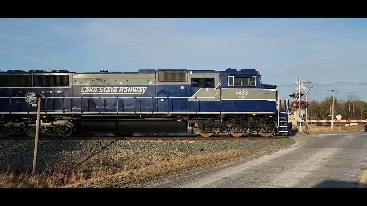 LSRC 6433, LSRC 6355, & LSRC 4201 Southbound Birch Run - YouTube