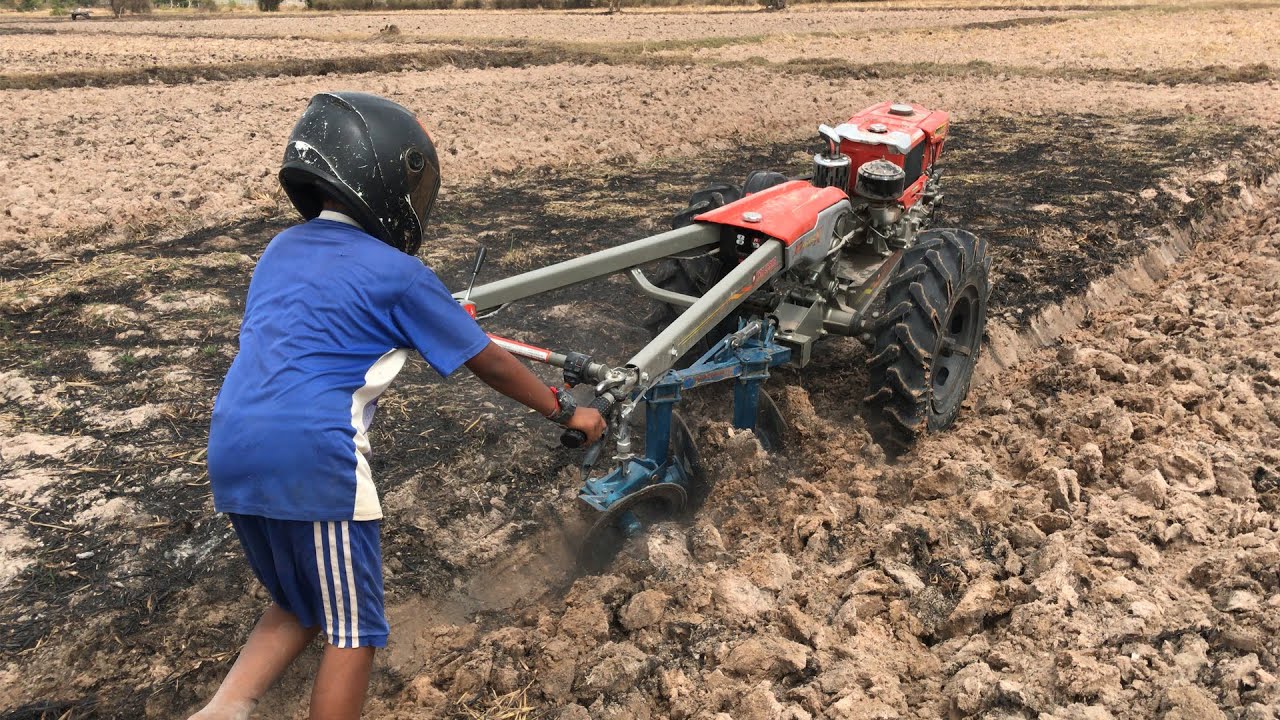 Tractor Plow By Kid Small,traktor sawah HINOTA HG Gold 155 DI - YouTube