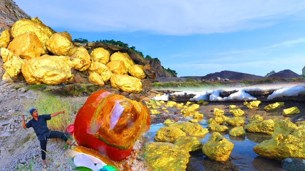 Top video finding gold ! Awesome! While digging, I found a huge golden ...