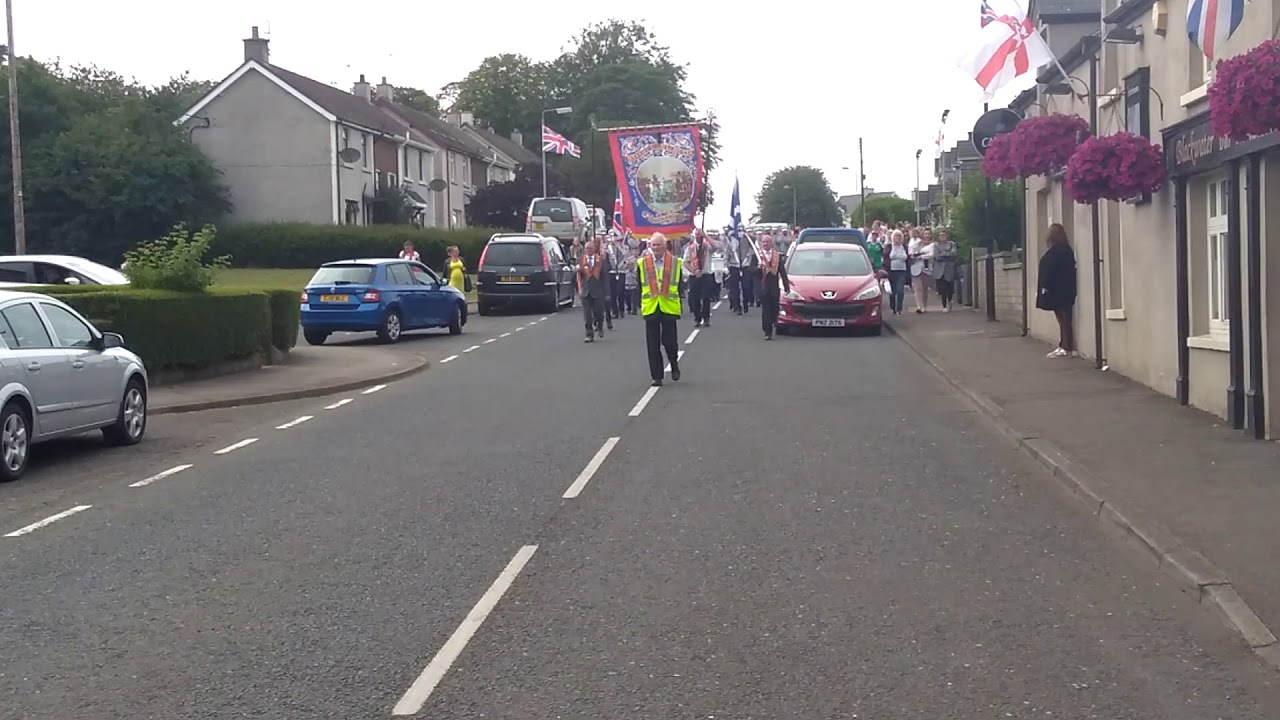 Dervock young defenders return home from 12th 2018 - YouTube