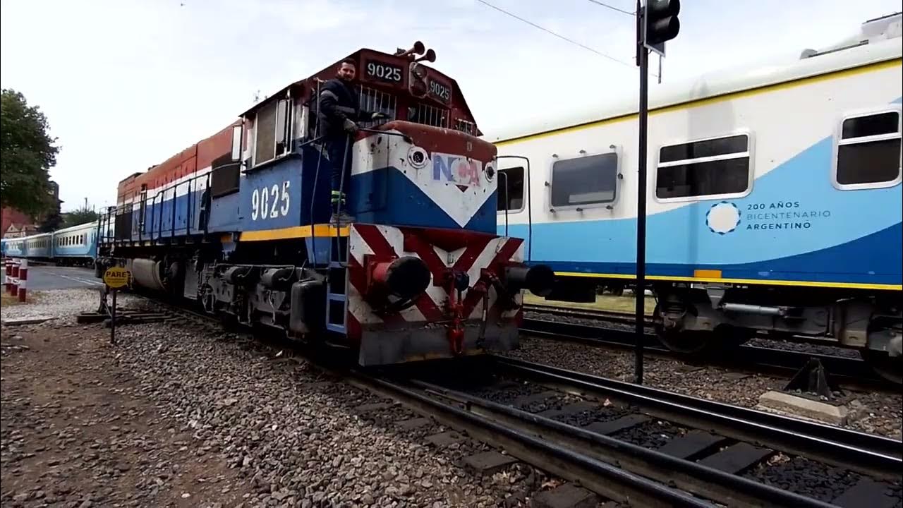 🚂🇦🇷🚂 Cruzada entre GM J16 319-233-3 y EMD GT22CW 9025 - YouTube