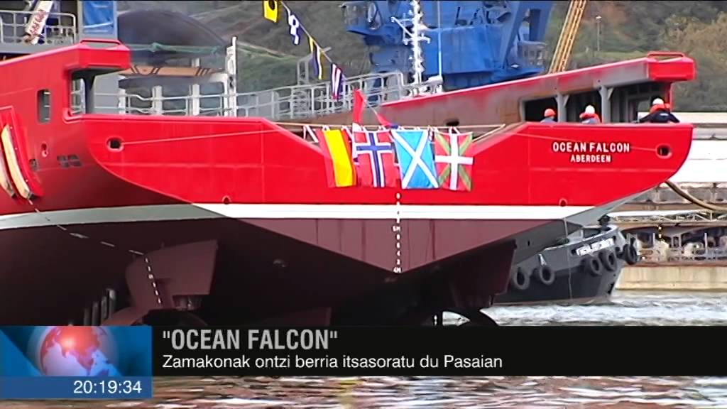 'Ocean falcon' erreskate ontzia itsasoratu dute Pasaian - YouTube