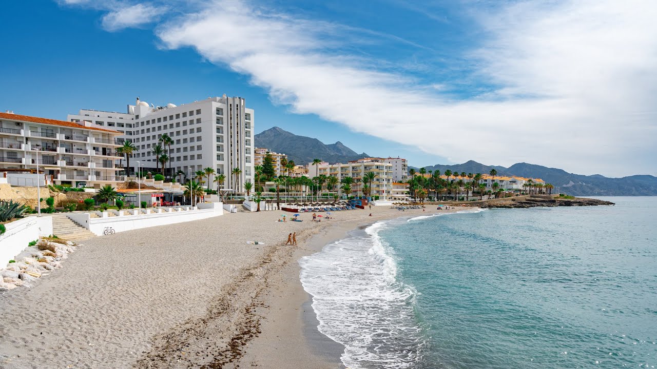 Playa La Torrecilla en Nerja, Málaga - YouTube