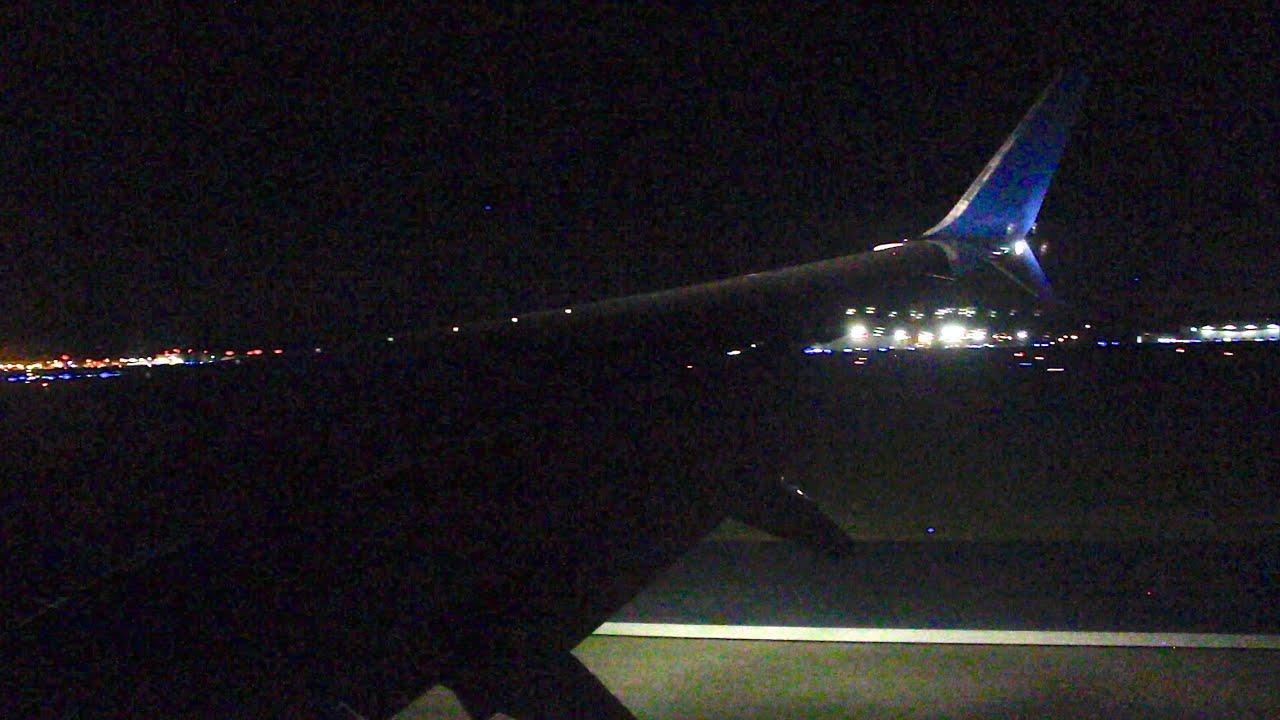 Delta Airlines Boeing 737-900 Night Landing at Nashville | ATL-BNA ...