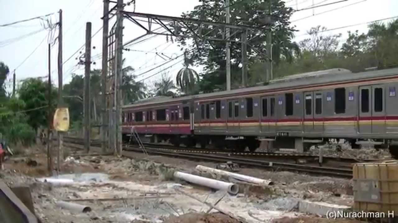 Wesel berisik stasiun Universitas Indonesia l ジョイント音 - YouTube