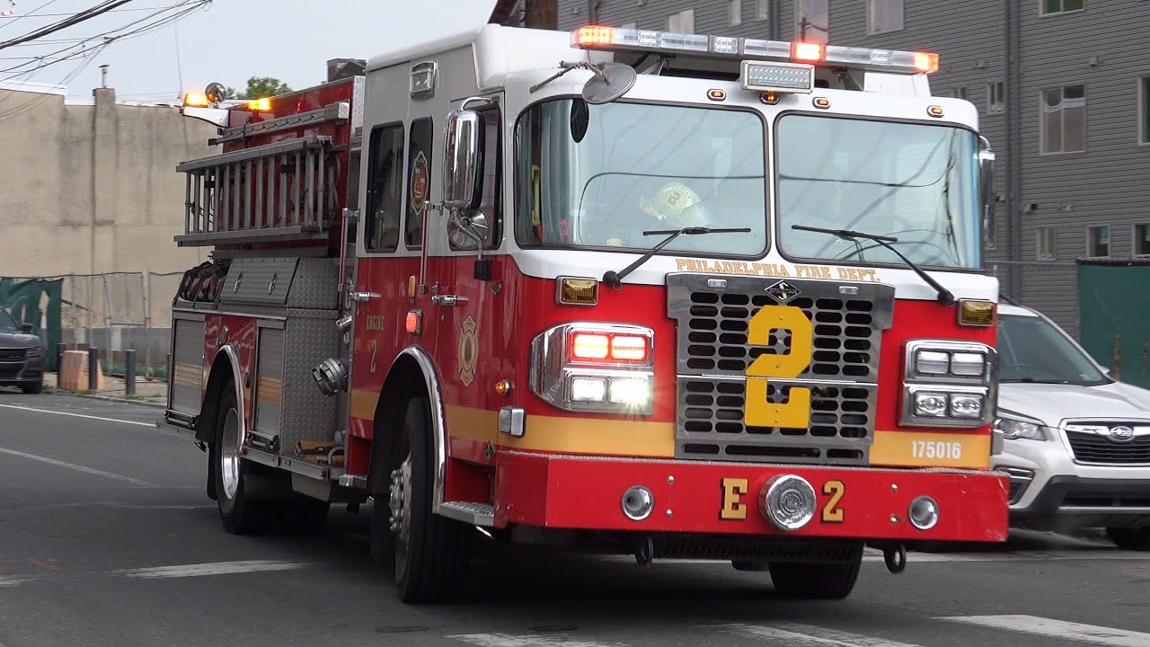 Philadelphia Fire Department Engine 2 Responding - YouTube