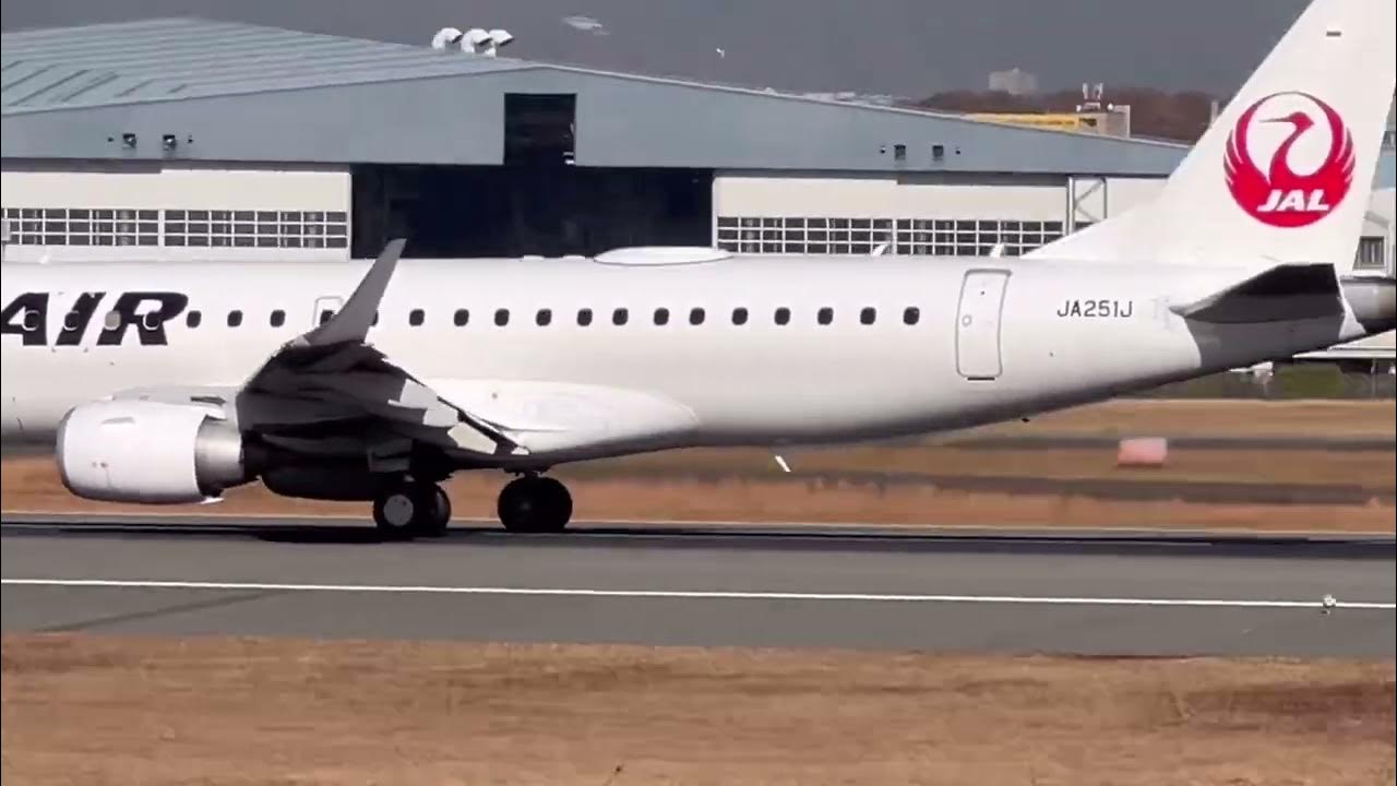大阪国際空港（（伊丹空港））2機連続離陸 J-AIR E170 ①JA251J ②JA242J #伊丹空港 #飛行機#日本航空#airport - YouTube