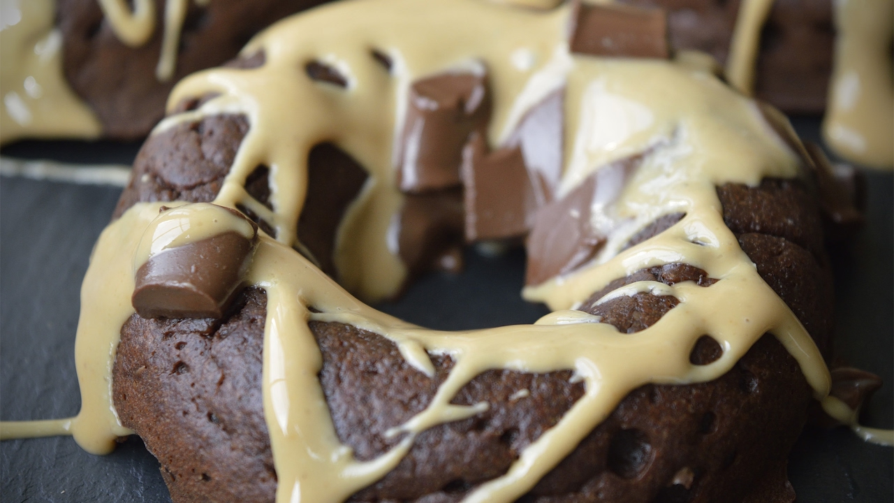 How To Make Peanut Butter & Choc Pronuts! - YouTube