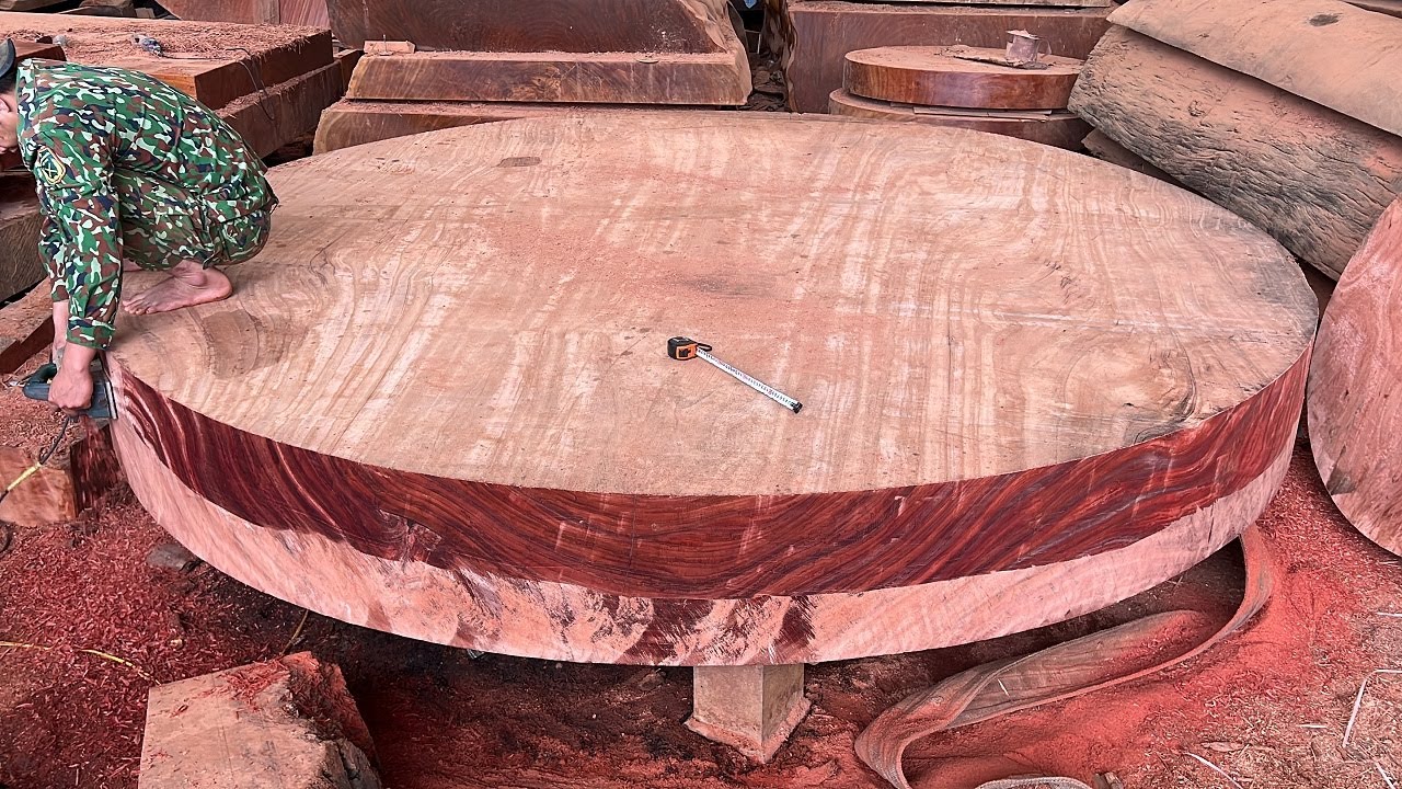Large Round Table Design From The Remains Of A 200 Ton Tree Stump ...