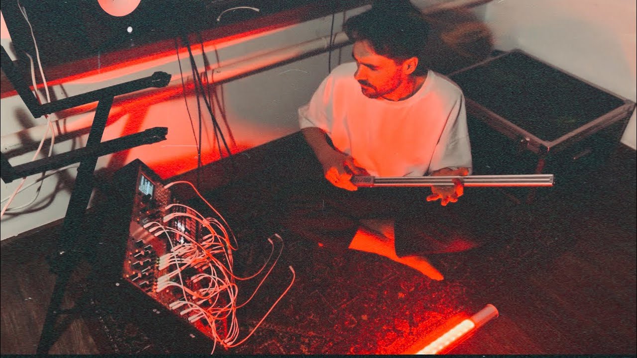 Dmitry Lu – オルゴール / Doepfer a-198 Trautonium Controller - YouTube