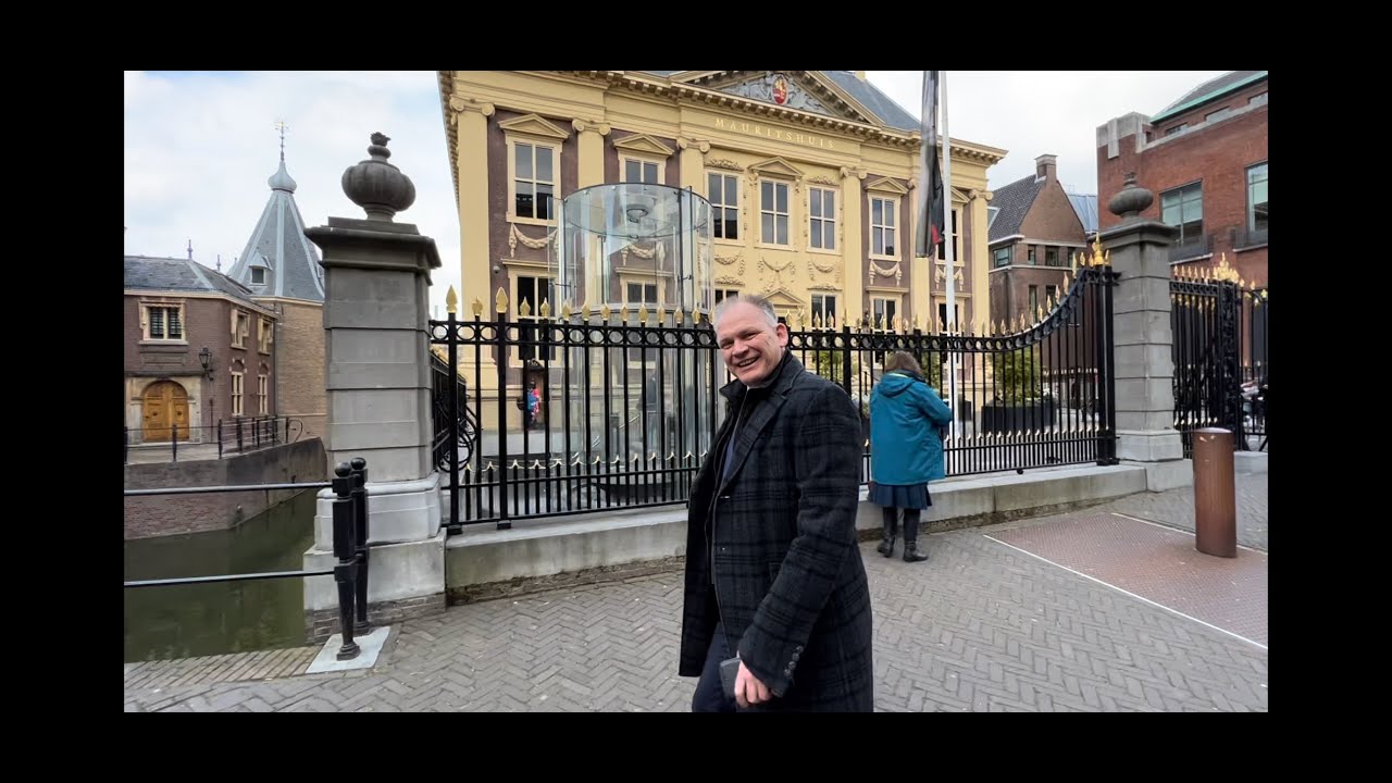 Sg Gert-Jan Buitendijk (coördinator van de AIVD, MIVD & NCTv) ontmoet J ...