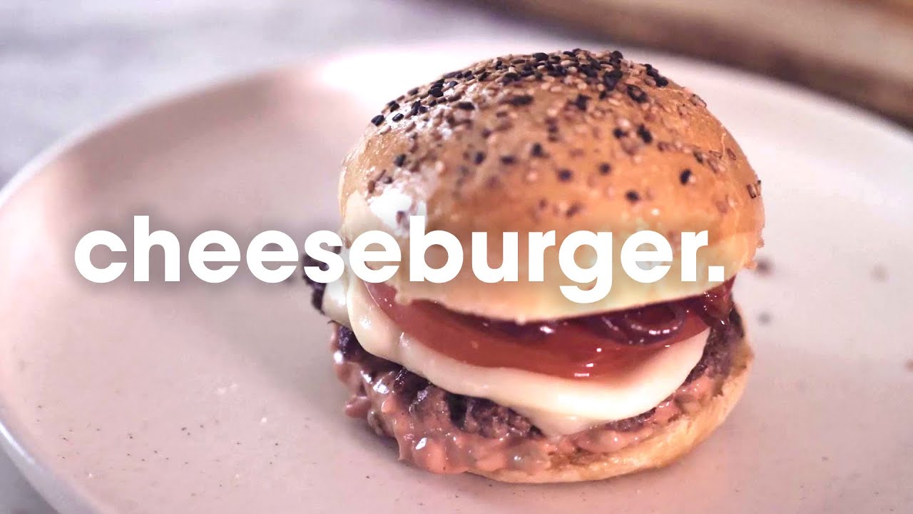 Come preparare il perfetto cheeseburger a casa - YouTube