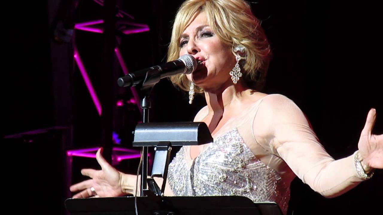 Googoosh in concert, Washington DC; March 1st 2014; Medley - YouTube