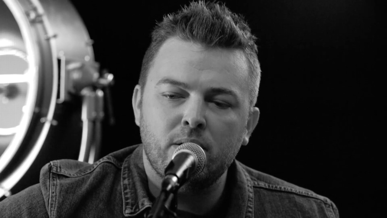 Travis Collins - Unsung (Acoustic) - YouTube