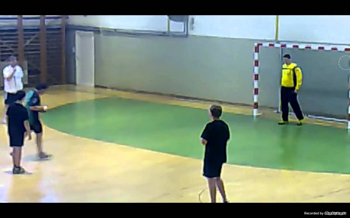 Handball penalty fail - YouTube