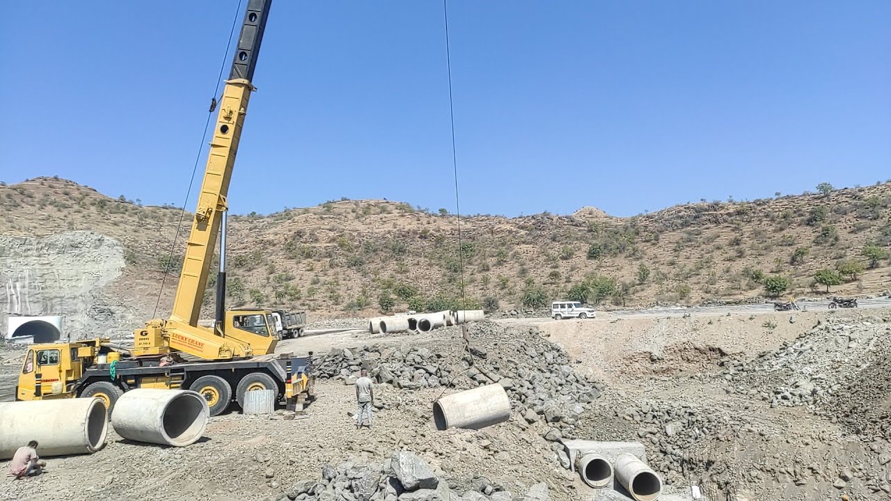 Samruddhi mahamarg Nagpur Mumbai Expressway home pipe setting crane🏗️ ...