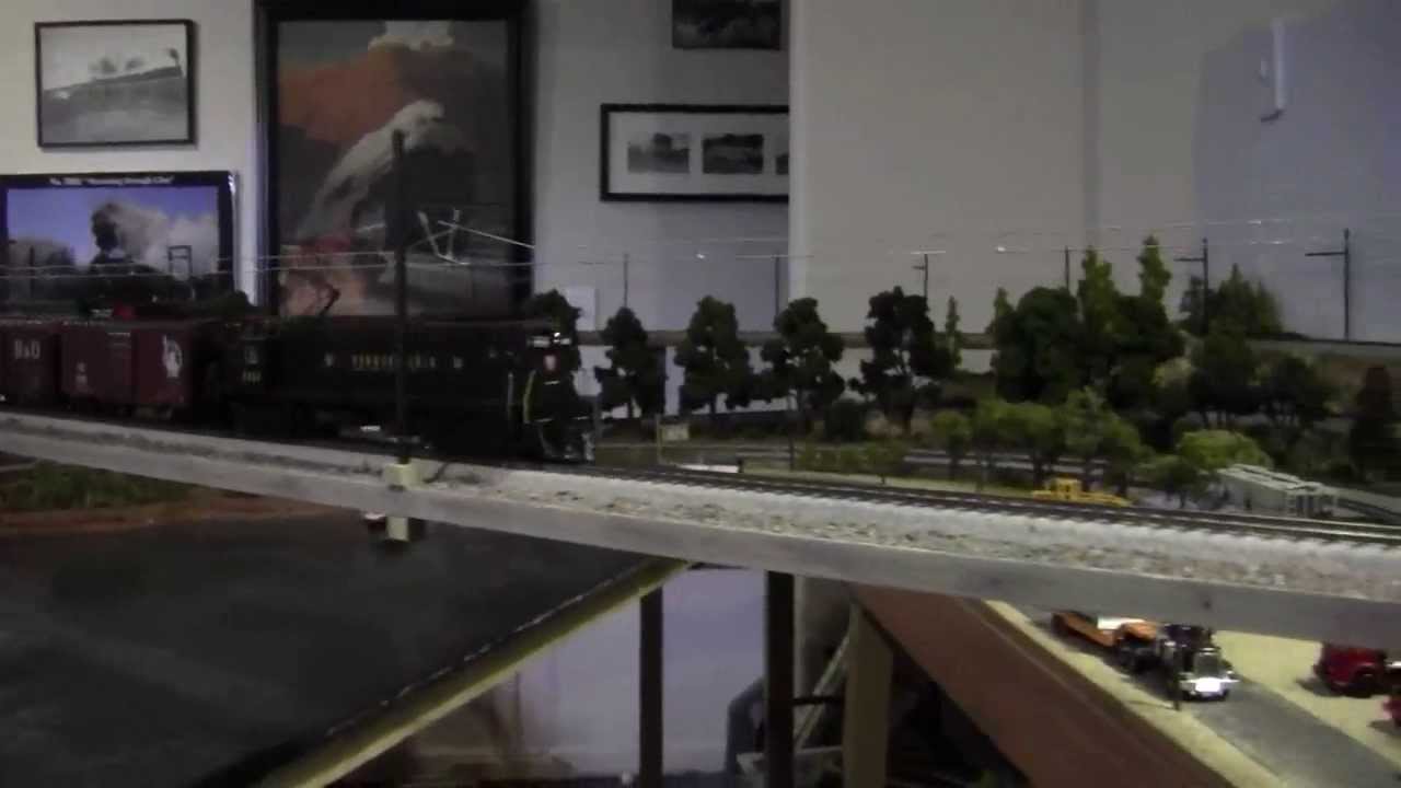 HO Model Railroad PRR E44 4404 Hauling Mixed Freight under Catenary ...