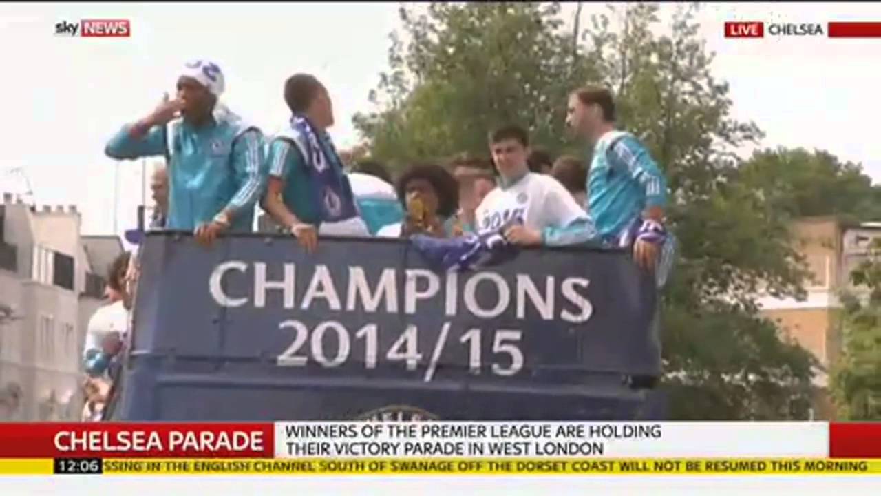 Chelsea Given Champions' Reception On Victory Parade - YouTube