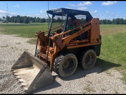 1986 Toyota SDK8 Skidsteer, Diesel - YouTube