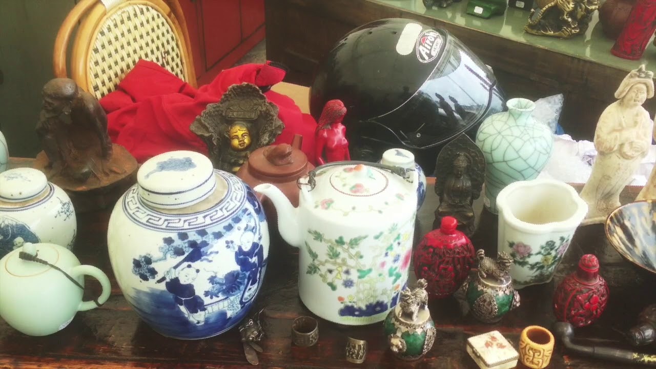 Brocante professionnelle de Levallois 2018 - YouTube