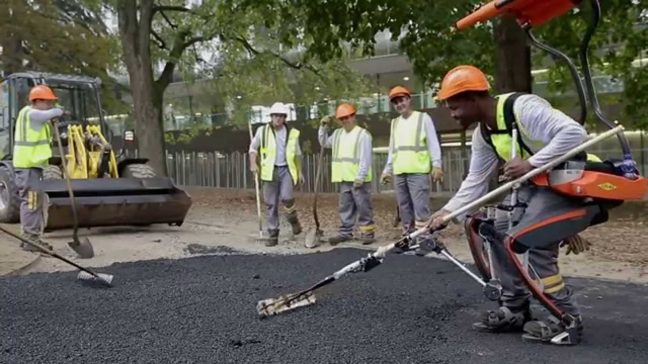 Colas Suisse - Présentation de l'exosquelette - YouTube