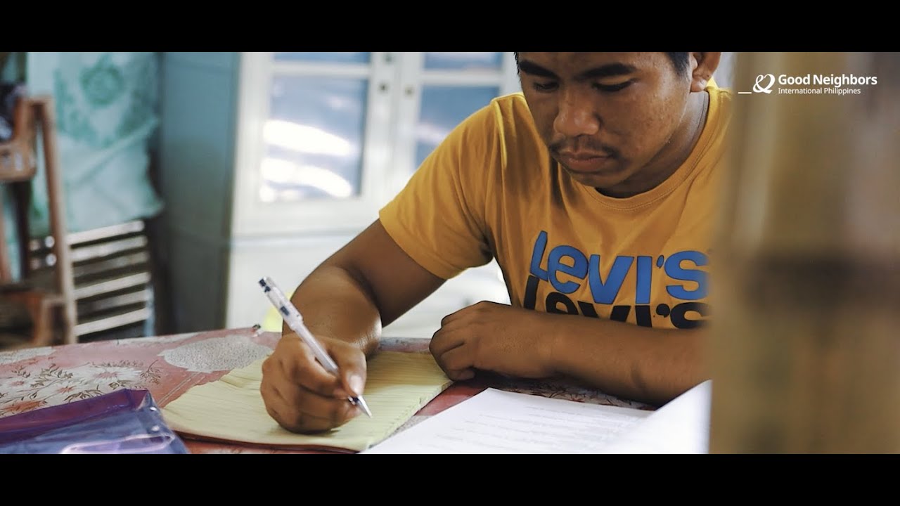 Ang Pagsisikap para sa Pangarap | A Good Neighbors' Scholar Story - YouTube