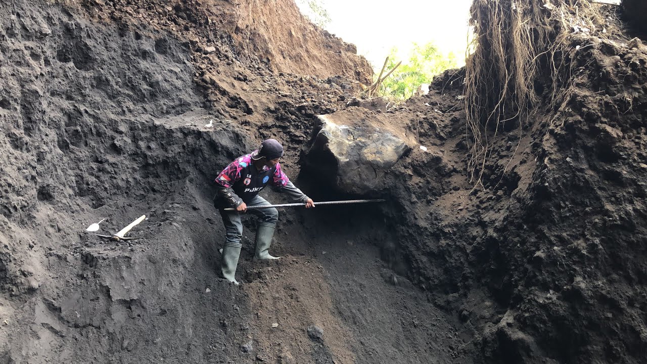 very hard..!!! the crowbar broke when the miners tried to lower this ...