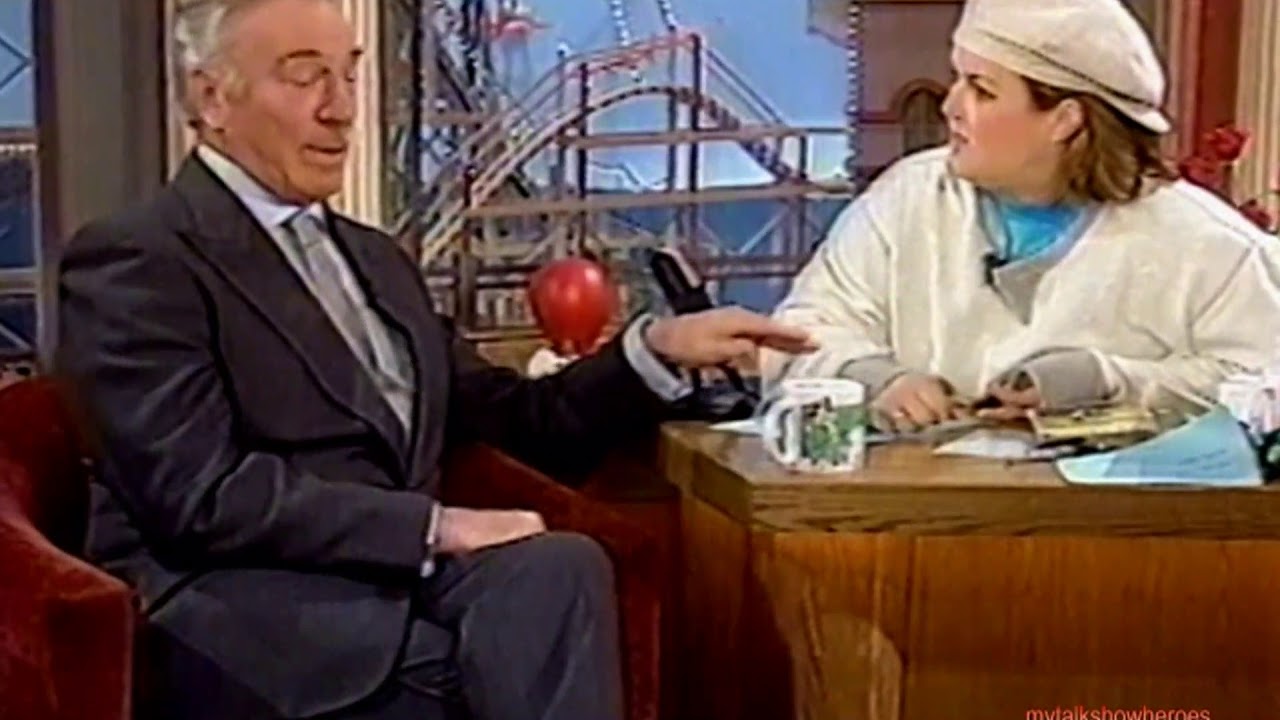 CHRISTOPHER PLUMMER SINGS to ROSIE - YouTube